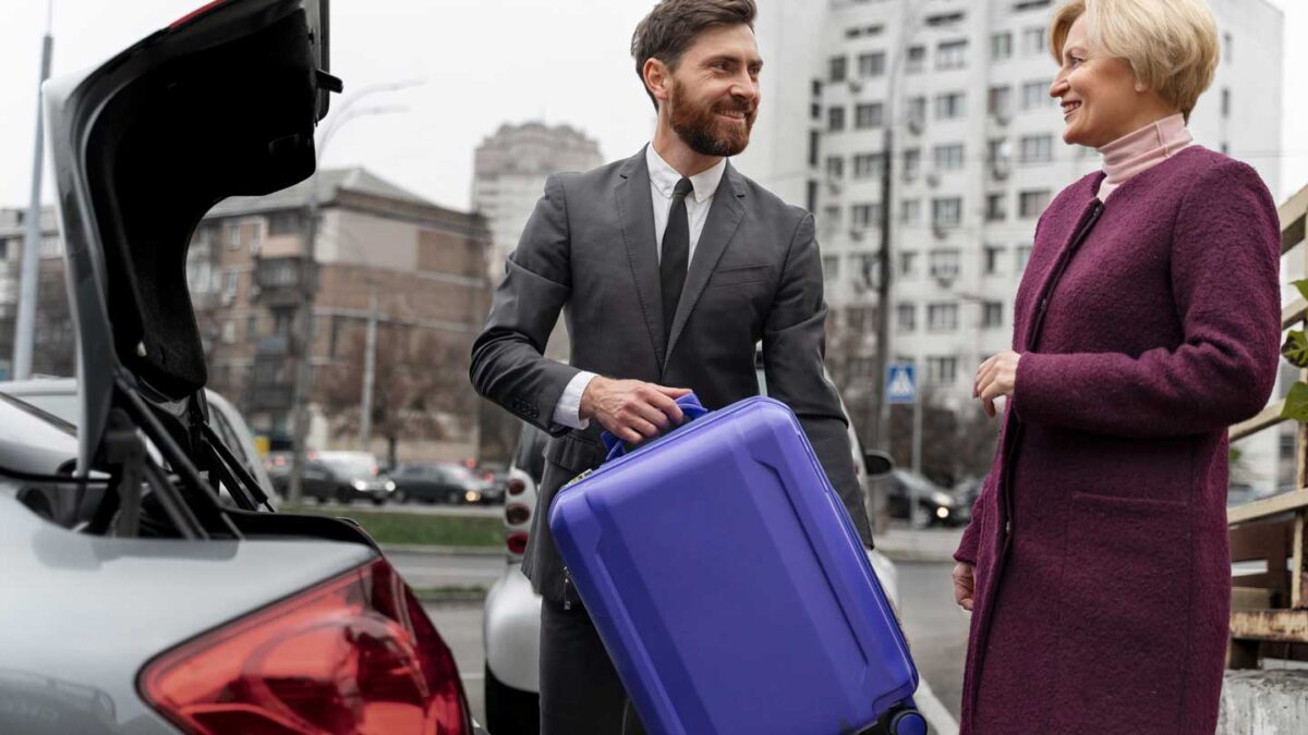 Airport Arrivals In Style - The Convenience Of Limo Service - Read Crazy